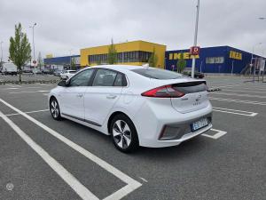 Balts Hyundai Ioniq 2018 Rīga, ar dzinēja tilpumu 0.00 L un nobraukumu 170 tūkst. km par 10000 €, foto 8 vietnē AUTOMOTO.COM.LV