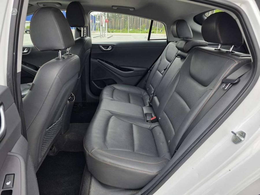 Balts Hyundai Ioniq 2018 Rīga, ar dzinēja tilpumu 0.00 L un nobraukumu 170 tūkst. km par 10000 €, foto 11 vietnē AUTOMOTO.COM.LV