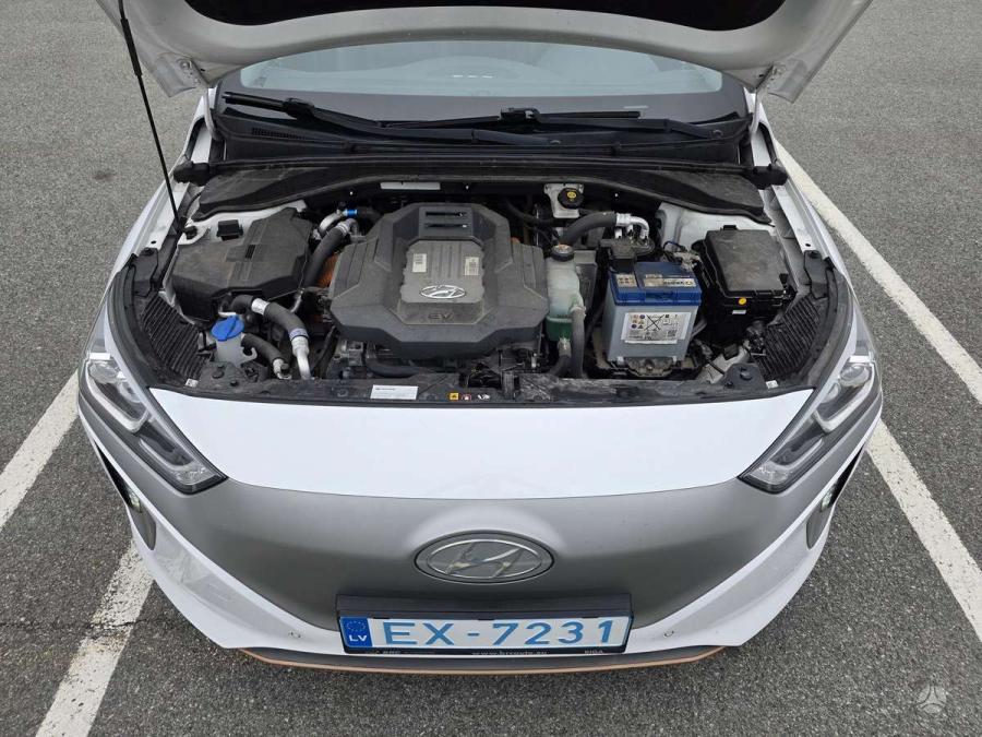 Balts Hyundai Ioniq 2018 Rīga, ar dzinēja tilpumu 0.00 L un nobraukumu 170 tūkst. km par 10000 €, foto 15 vietnē AUTOMOTO.COM.LV