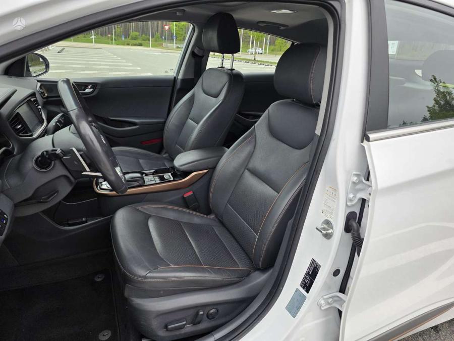 Balts Hyundai Ioniq 2018 Rīga, ar dzinēja tilpumu 0.00 L un nobraukumu 170 tūkst. km par 10000 €, foto 16 vietnē AUTOMOTO.COM.LV