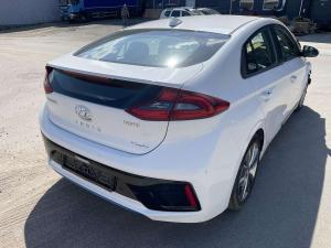 White Hyundai Ioniq 2018 in Panevezys, with an engine capacity of 1.58 L and mileage of 167 thousand km for 3250 €, photo 10 on AUTOMOTO.COM.LV