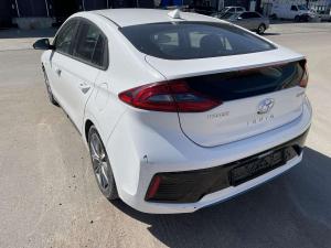White Hyundai Ioniq 2018 in Panevezys, with an engine capacity of 1.58 L and mileage of 167 thousand km for 3250 €, photo 12 on AUTOMOTO.COM.LV