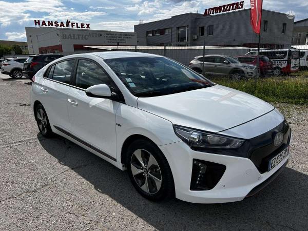 White Hyundai Ioniq 2018 in Panevezys, with an engine capacity of 0.00 L and mileage of 224 thousand km for 8200 €, photo 1 on AUTOMOTO.COM.LV