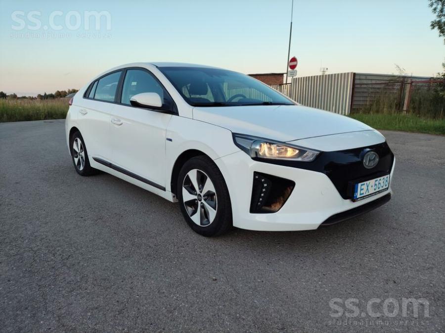 Белый Хендай Ioniq 2018 в Елгава, объемом двигателя 0.00 л и пробегом 166 тыс. км за 10900 €, фото 3 на AUTOMOTO.COM.LV