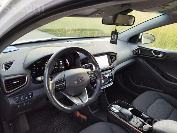 Белый Хендай Ioniq 2018 в Елгава, объемом двигателя 0.00 л и пробегом 166 тыс. км за 10900 €, фото 6 на AUTOMOTO.COM.LV