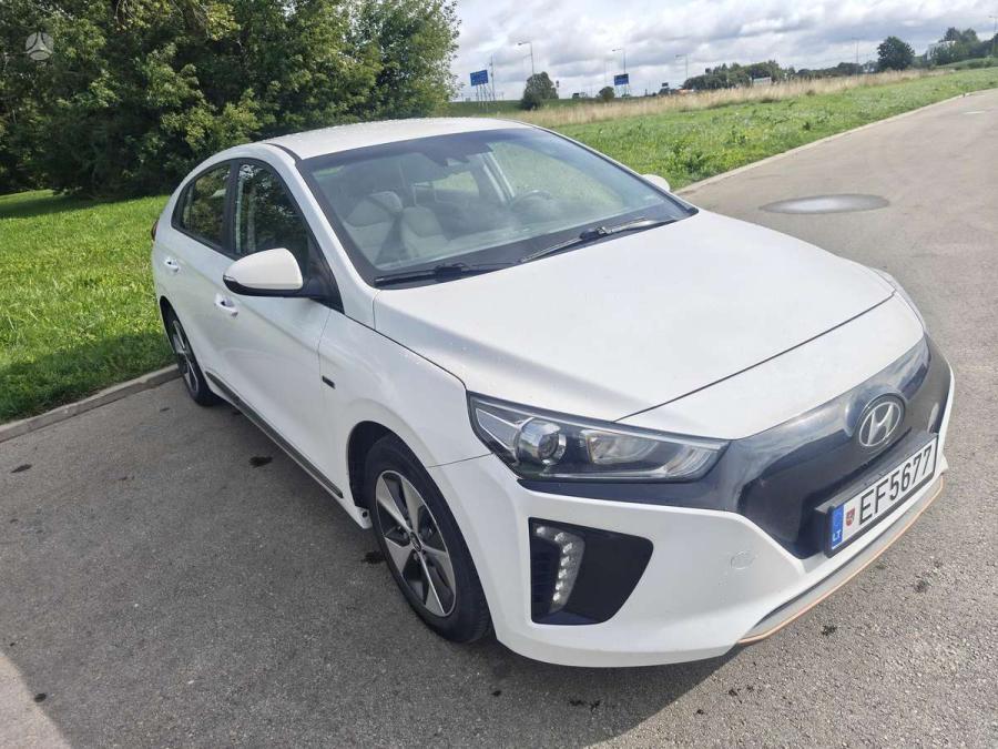 Белый Хендай Ioniq 2018 в Клайпеда, объемом двигателя 0.00 л и пробегом 162 тыс. км за 9250 €, фото 1 на AUTOMOTO.COM.LV