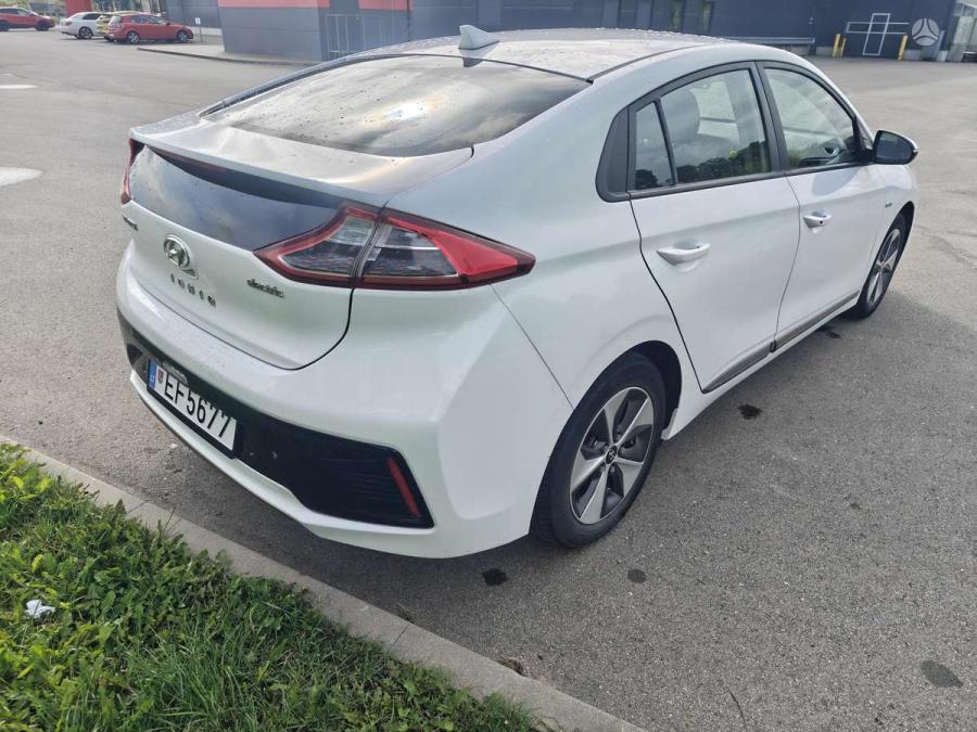 Белый Хендай Ioniq 2018 в Клайпеда, объемом двигателя 0.00 л и пробегом 162 тыс. км за 9250 €, фото 6 на AUTOMOTO.COM.LV