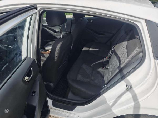 Белый Хендай Ioniq 2018 в Клайпеда, объемом двигателя 0.00 л и пробегом 162 тыс. км за 9250 €, фото 11 на AUTOMOTO.COM.LV