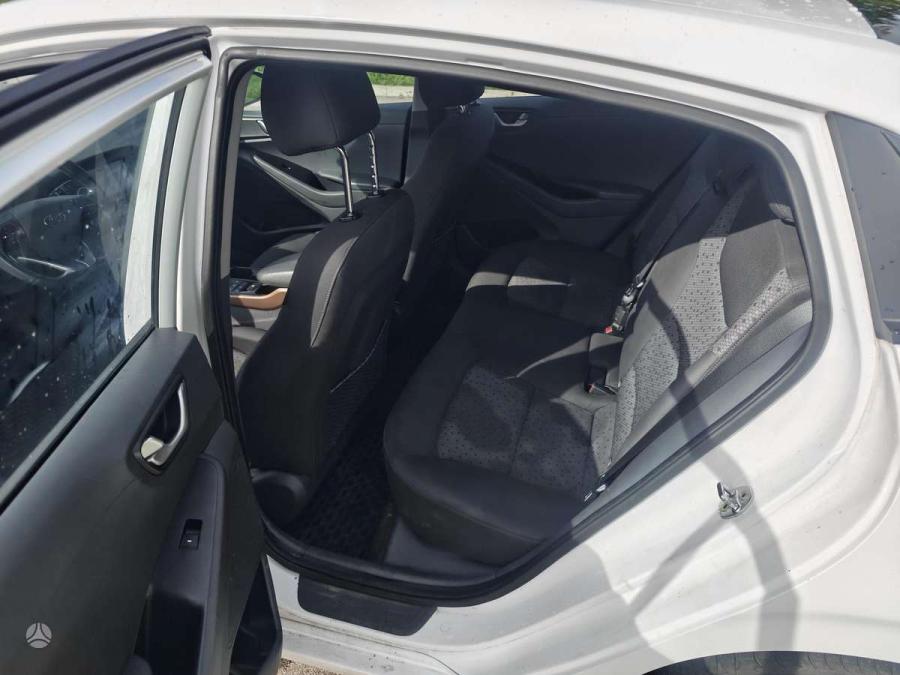 Белый Хендай Ioniq 2018 в Клайпеда, объемом двигателя 0.00 л и пробегом 162 тыс. км за 9250 €, фото 11 на AUTOMOTO.COM.LV