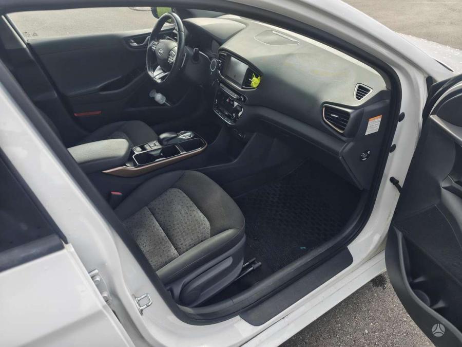 Белый Хендай Ioniq 2018 в Клайпеда, объемом двигателя 0.00 л и пробегом 162 тыс. км за 9250 €, фото 14 на AUTOMOTO.COM.LV