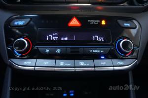 Balts Hyundai Ioniq 2018 Tallina, ar dzinēja tilpumu 1.60 L un nobraukumu 111 tūkst. km par 11990 €, foto 12 vietnē AUTOMOTO.COM.LV