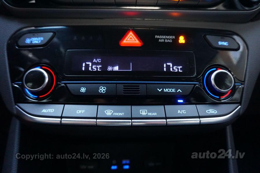 Balts Hyundai Ioniq 2018 Tallina, ar dzinēja tilpumu 1.60 L un nobraukumu 111 tūkst. km par 11990 €, foto 12 vietnē AUTOMOTO.COM.LV