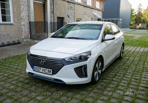 Balts Hyundai Ioniq 2018 Tallina, ar dzinēja tilpumu 1.60 L un nobraukumu 111 tūkst. km par 11990 €, foto  vietnē AUTOMOTO.COM.LV