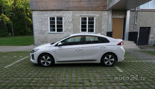Белый Хендай Ioniq 2018 в Таллин, объемом двигателя 1.60 л и пробегом 111 тыс. км за 11990 €, фото 3 на AUTOMOTO.COM.LV