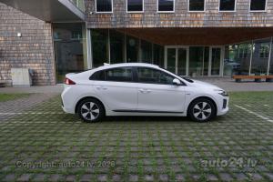 White Hyundai Ioniq 2018 in Tallinn, with an engine capacity of 1.60 L and mileage of 111 thousand km for 11990 €, photo 6 on AUTOMOTO.COM.LV