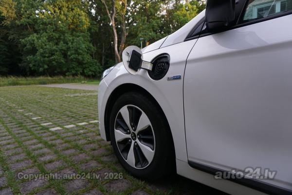 Белый Хендай Ioniq 2018 в Таллин, объемом двигателя 1.60 л и пробегом 111 тыс. км за 11990 €, фото 7 на AUTOMOTO.COM.LV