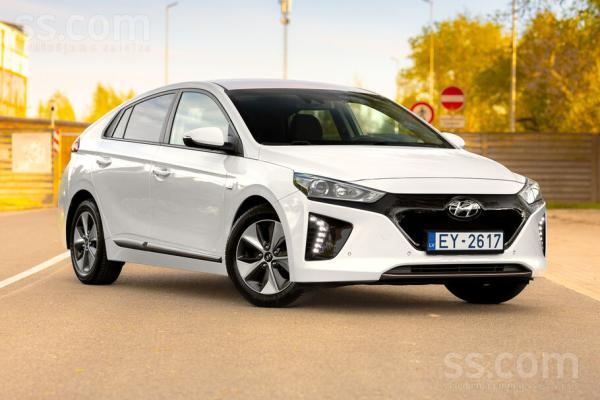 Balts Hyundai Ioniq 2019 Jelgava, ar dzinēja tilpumu 0.00 L un nobraukumu 0 tūkst. km par 34990 €, foto 1 vietnē AUTOMOTO.COM.LV