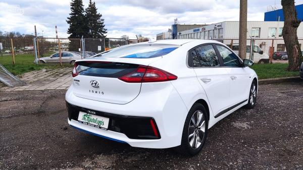 White Hyundai Ioniq 2019 in Klaipeda, with an engine capacity of 1.60 L and mileage of 164 thousand km for 12690 €, photo 10 on AUTOMOTO.COM.LV