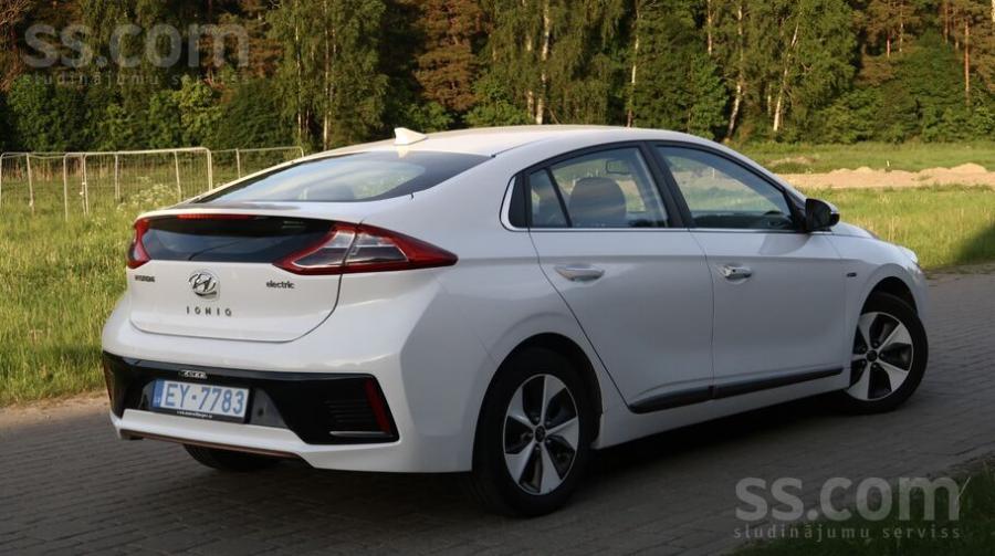 Balts Hyundai Ioniq 2019 Rīga, ar dzinēja tilpumu 1.60 L un nobraukumu 117 tūkst. km par 11150 €, foto 6 vietnē AUTOMOTO.COM.LV