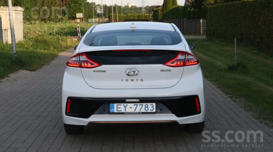 Balts Hyundai Ioniq 2019 Rīga, ar dzinēja tilpumu 1.60 L un nobraukumu 117 tūkst. km par 11150 €, foto 10 vietnē AUTOMOTO.COM.LV