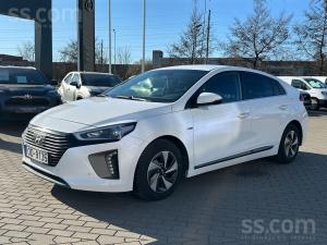 Balts Hyundai Ioniq 2019 Liepāja, ar dzinēja tilpumu 1.60 L un nobraukumu 217 tūkst. km par 10900 €, foto  vietnē AUTOMOTO.COM.LV