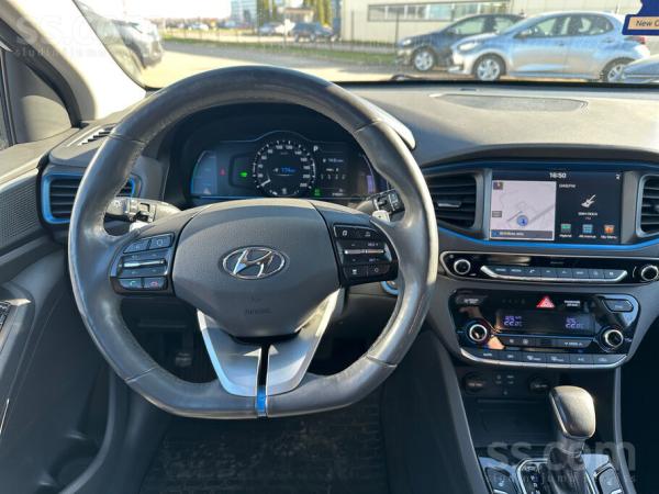 White Hyundai Ioniq 2019 in Liepaja, with an engine capacity of 1.60 L and mileage of 217 thousand km for 10900 €, photo 10 on AUTOMOTO.COM.LV