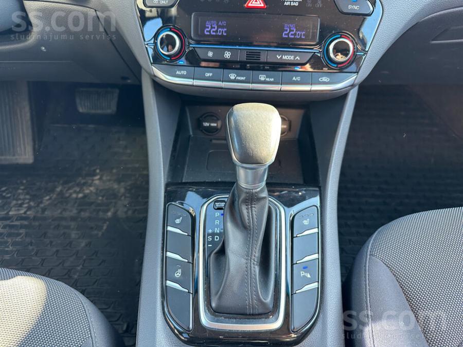 Balts Hyundai Ioniq 2019 Liepāja, ar dzinēja tilpumu 1.60 L un nobraukumu 217 tūkst. km par 10900 €, foto 18 vietnē AUTOMOTO.COM.LV