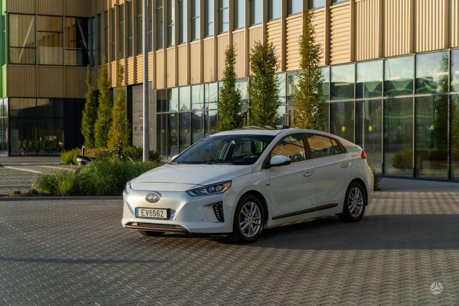 Balts Hyundai Ioniq 2019 Viļņa, ar dzinēja tilpumu 0.00 L un nobraukumu 108 tūkst. km par 10999 €, foto 1 vietnē AUTOMOTO.COM.LV