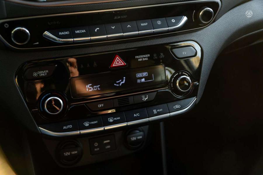 Balts Hyundai Ioniq 2019 Viļņa, ar dzinēja tilpumu 0.00 L un nobraukumu 108 tūkst. km par 10999 €, foto 9 vietnē AUTOMOTO.COM.LV