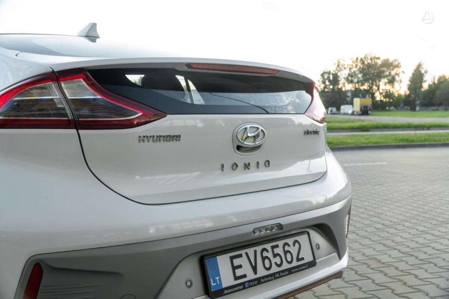 Balts Hyundai Ioniq 2019 Viļņa, ar dzinēja tilpumu 0.00 L un nobraukumu 108 tūkst. km par 10999 €, foto 12 vietnē AUTOMOTO.COM.LV