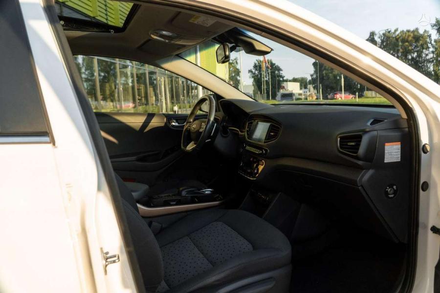 Balts Hyundai Ioniq 2019 Viļņa, ar dzinēja tilpumu 0.00 L un nobraukumu 108 tūkst. km par 10999 €, foto 16 vietnē AUTOMOTO.COM.LV