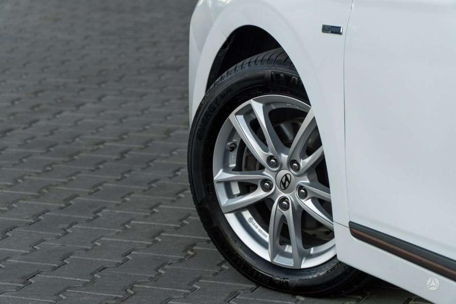 Balts Hyundai Ioniq 2019 Viļņa, ar dzinēja tilpumu 0.00 L un nobraukumu 108 tūkst. km par 10999 €, foto 22 vietnē AUTOMOTO.COM.LV
