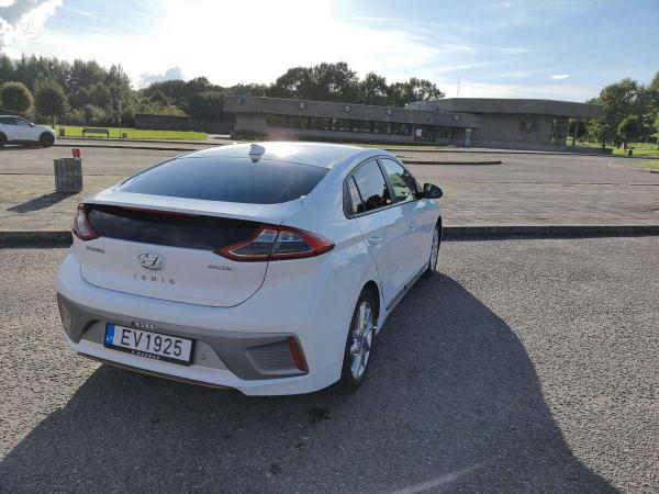 Balts Hyundai Ioniq 2019 Kauņa, ar dzinēja tilpumu 0.00 L un nobraukumu 135 tūkst. km par 9800 €, foto 3 vietnē AUTOMOTO.COM.LV