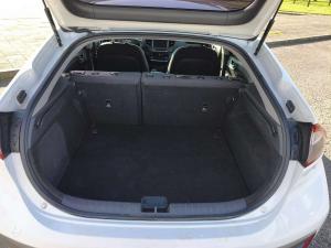 White Hyundai Ioniq 2019 in Kaunas, with an engine capacity of 0.00 L and mileage of 135 thousand km for 9800 €, photo 5 on AUTOMOTO.COM.LV