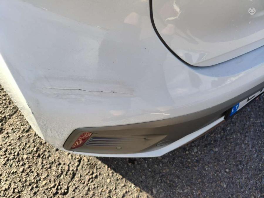 White Hyundai Ioniq 2019 in Kaunas, with an engine capacity of 0.00 L and mileage of 135 thousand km for 9800 €, photo 14 on AUTOMOTO.COM.LV