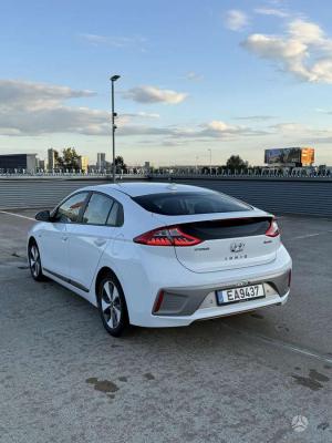 White Hyundai Ioniq 2019 in Vilnius, with an engine capacity of 0.00 L and mileage of 126 thousand km for 9500 €, photo 3 on AUTOMOTO.COM.LV