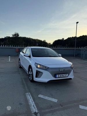 White Hyundai Ioniq 2019 in Vilnius, with an engine capacity of 0.00 L and mileage of 126 thousand km for 9500 €, photo 6 on AUTOMOTO.COM.LV
