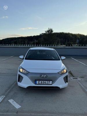 White Hyundai Ioniq 2019 in Vilnius, with an engine capacity of 0.00 L and mileage of 126 thousand km for 9500 €, photo 7 on AUTOMOTO.COM.LV