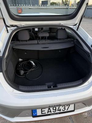 White Hyundai Ioniq 2019 in Vilnius, with an engine capacity of 0.00 L and mileage of 126 thousand km for 9500 €, photo 17 on AUTOMOTO.COM.LV