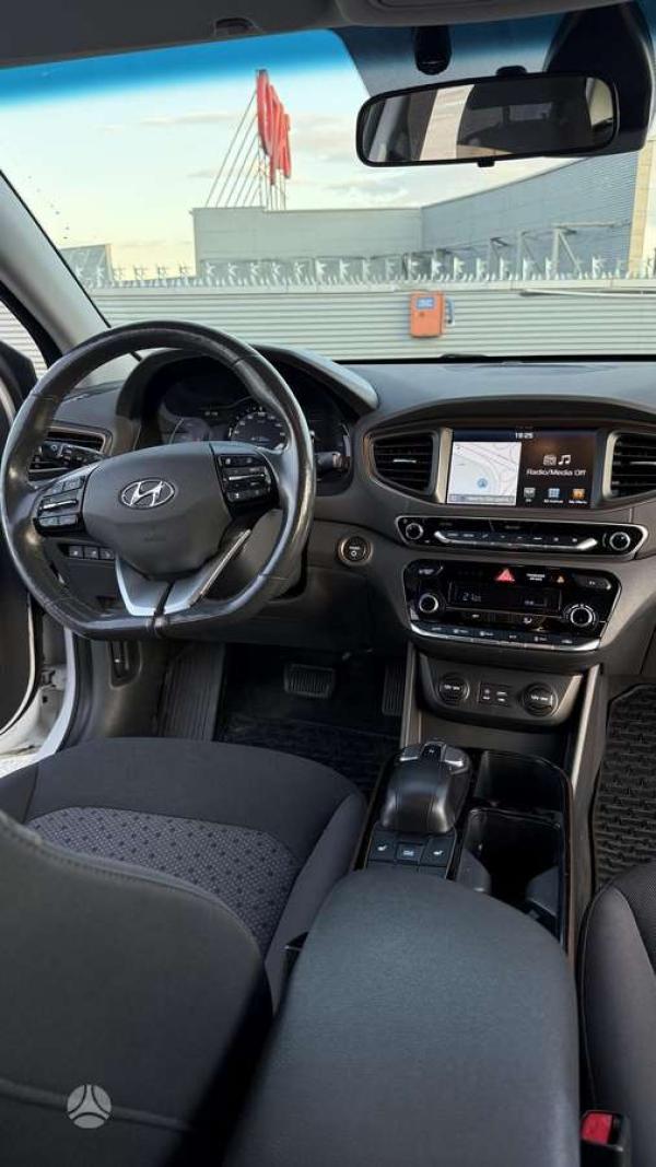 Balts Hyundai Ioniq 2019 Viļņa, ar dzinēja tilpumu 0.00 L un nobraukumu 126 tūkst. km par 9500 €, foto 11 vietnē AUTOMOTO.COM.LV