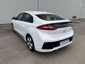White Hyundai Ioniq 2019 in Panevezys, with an engine capacity of 1.58 L and mileage of 147 thousand km for 9950 €, photo 4 on AUTOMOTO.COM.LV