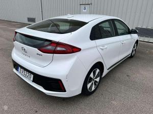 White Hyundai Ioniq 2019 in Panevezys, with an engine capacity of 1.58 L and mileage of 147 thousand km for 9950 €, photo 5 on AUTOMOTO.COM.LV