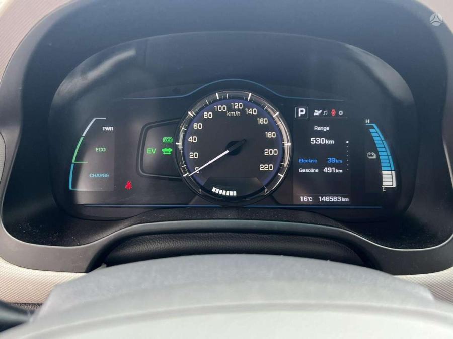 White Hyundai Ioniq 2019 in Panevezys, with an engine capacity of 1.58 L and mileage of 147 thousand km for 9950 €, photo 9 on AUTOMOTO.COM.LV