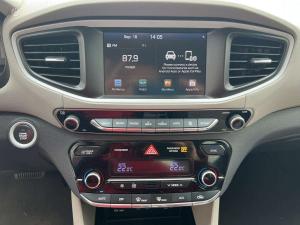 White Hyundai Ioniq 2019 in Panevezys, with an engine capacity of 1.58 L and mileage of 147 thousand km for 9950 €, photo 11 on AUTOMOTO.COM.LV