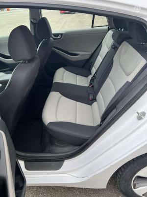 White Hyundai Ioniq 2019 in Panevezys, with an engine capacity of 1.58 L and mileage of 147 thousand km for 9950 €, photo 12 on AUTOMOTO.COM.LV