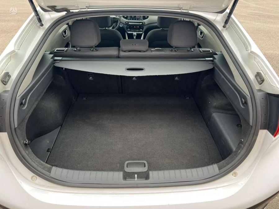 White Hyundai Ioniq 2019 in Panevezys, with an engine capacity of 1.58 L and mileage of 147 thousand km for 9950 €, photo 13 on AUTOMOTO.COM.LV