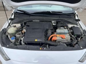 White Hyundai Ioniq 2019 in Panevezys, with an engine capacity of 1.58 L and mileage of 147 thousand km for 9950 €, photo 14 on AUTOMOTO.COM.LV