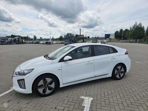 Белый Хендай Ioniq 2020 в Таураге, объемом двигателя 1.60 л и пробегом 297 тыс. км за 9800 €, фото 2 на AUTOMOTO.COM.LV