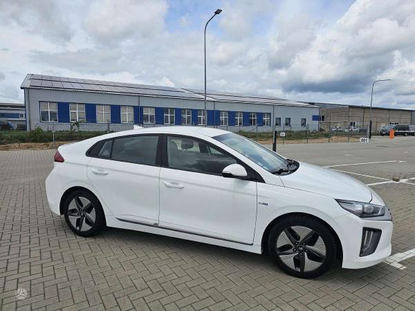 Белый Хендай Ioniq 2020 в Таураге, объемом двигателя 1.60 л и пробегом 297 тыс. км за 9800 €, фото 7 на AUTOMOTO.COM.LV