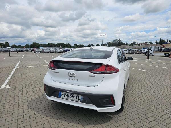 Белый Хендай Ioniq 2020 в Таураге, объемом двигателя 1.60 л и пробегом 297 тыс. км за 9800 €, фото 8 на AUTOMOTO.COM.LV